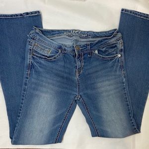 Wallflower | Jeans | Wallflower Medium Wash Jeans Size 9 Distressed | Poshmark